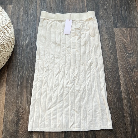 Rachel Parcell | Skirts | Rachel Parcell Beige Shell Skirt | Poshmark